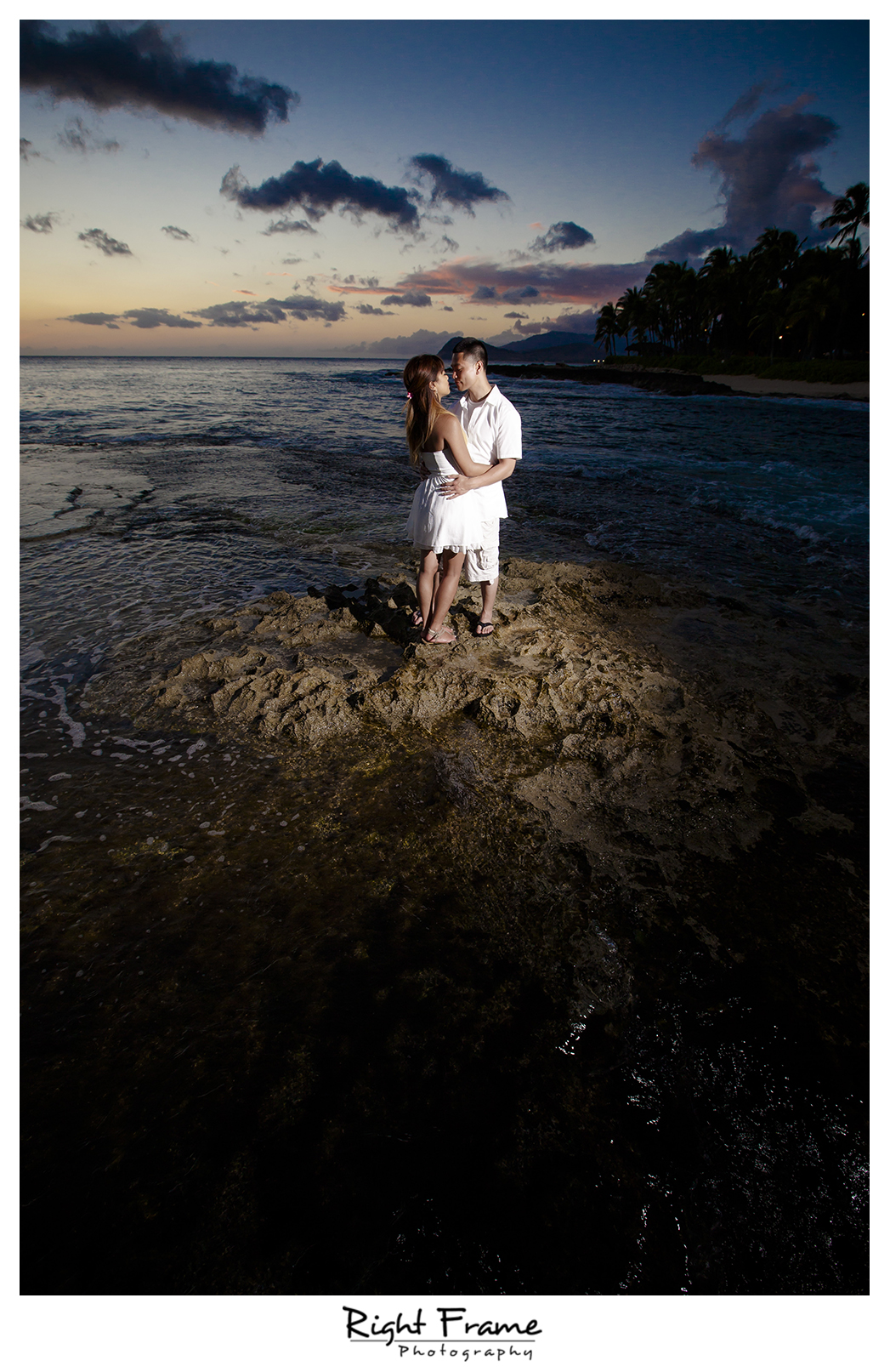 Honolulu engagement photographers | Jewelyn | Right Frame Photography