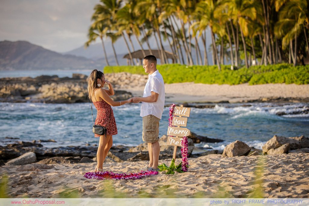 Oahu Surprise Proposal Hawaii Engagement Photographer Right Frame